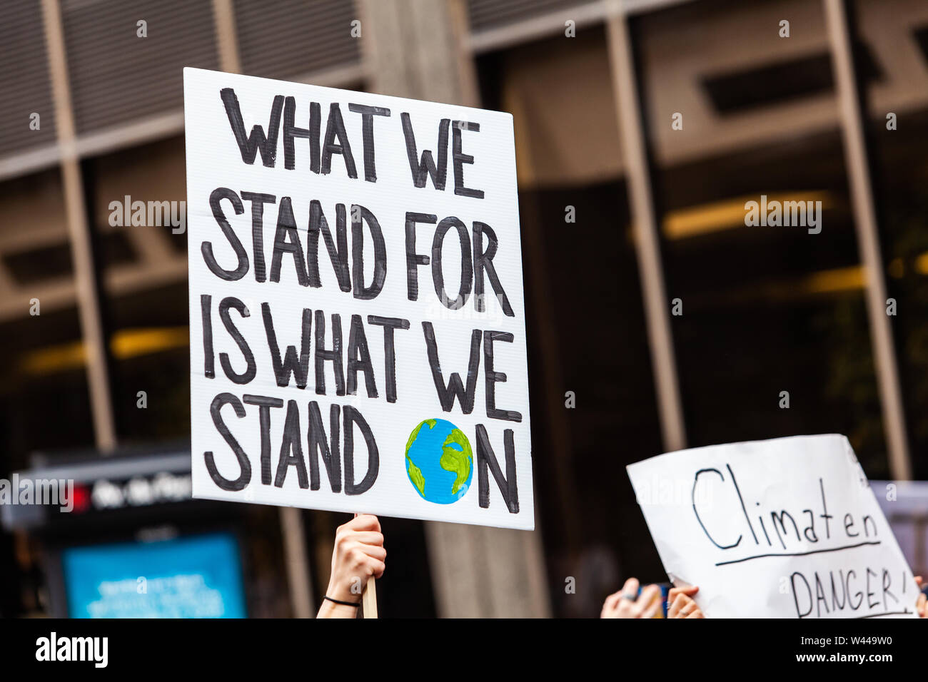 Environment placard hi-res stock photography and images - Alamy