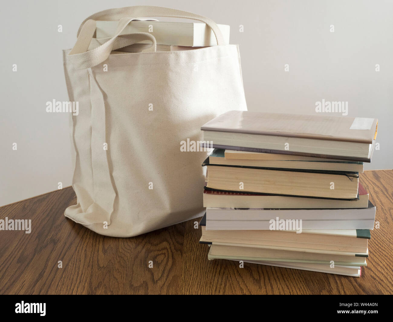 Book strap hi-res stock photography and images - Alamy