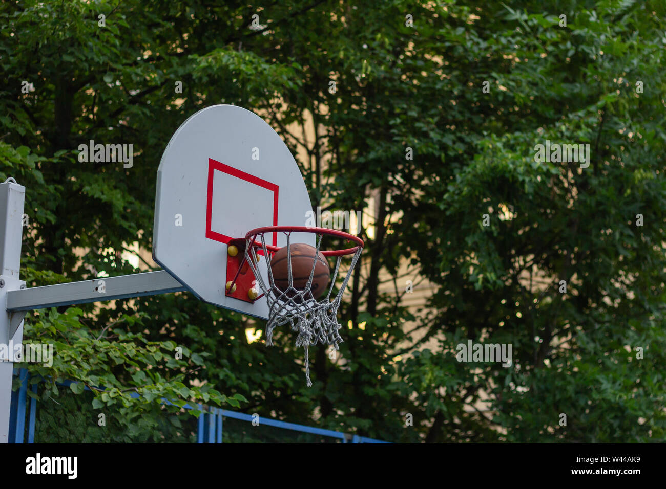 basketball victory win basket scoring game sport Stock Photo - Alamy