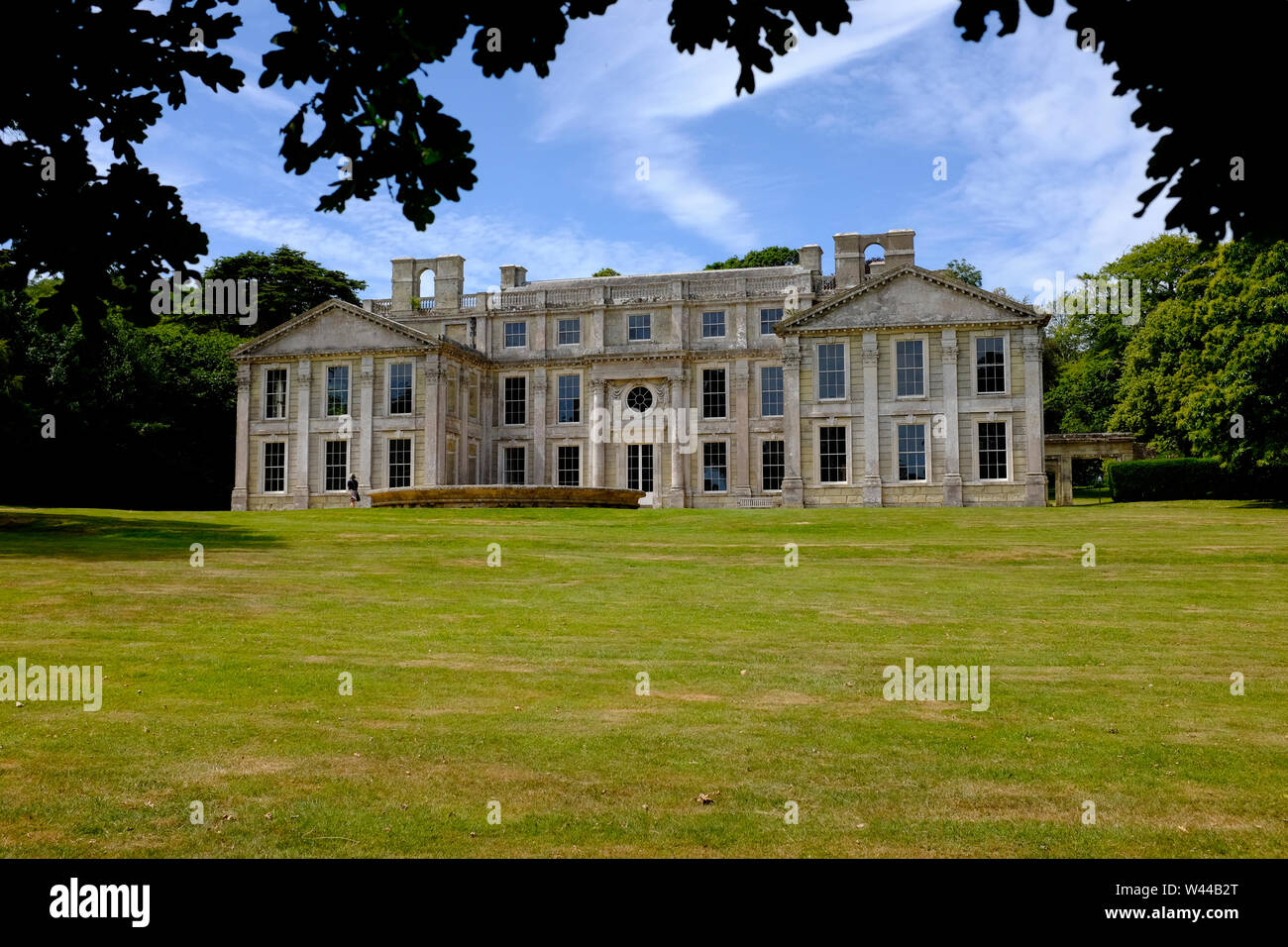 Elizabethan home of the leigh family hi-res stock photography and ...