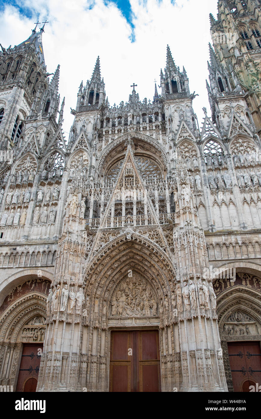 Rouen cathedral rose window hi-res stock photography and images - Alamy
