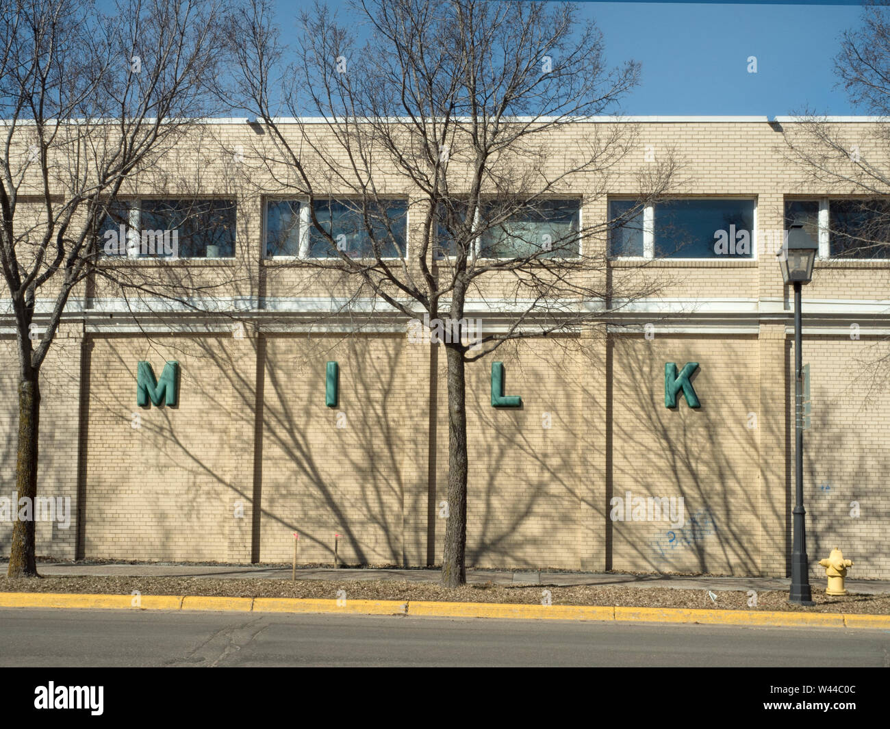 Streetside view hi-res stock photography and images - Alamy