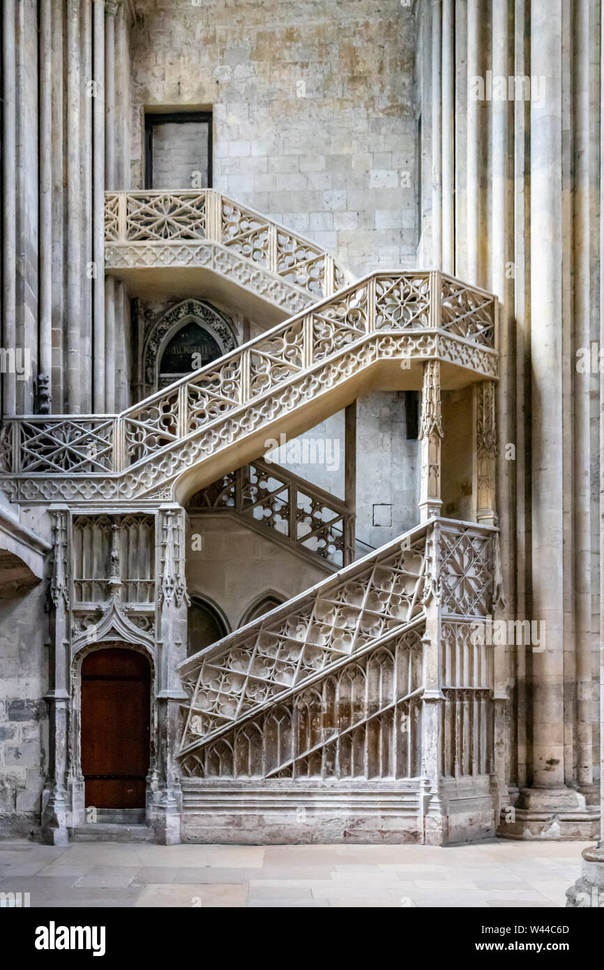 Interior of 4th century Cathedral of Nôtre-dame de Rouen in Rouen ...