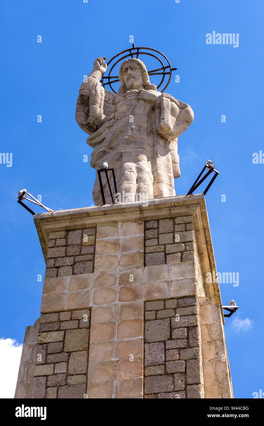 Monumento al Sagrado Corazón de Jesús en el cerro del Socorro. Ciudad de Cuenca. Castilla la ...