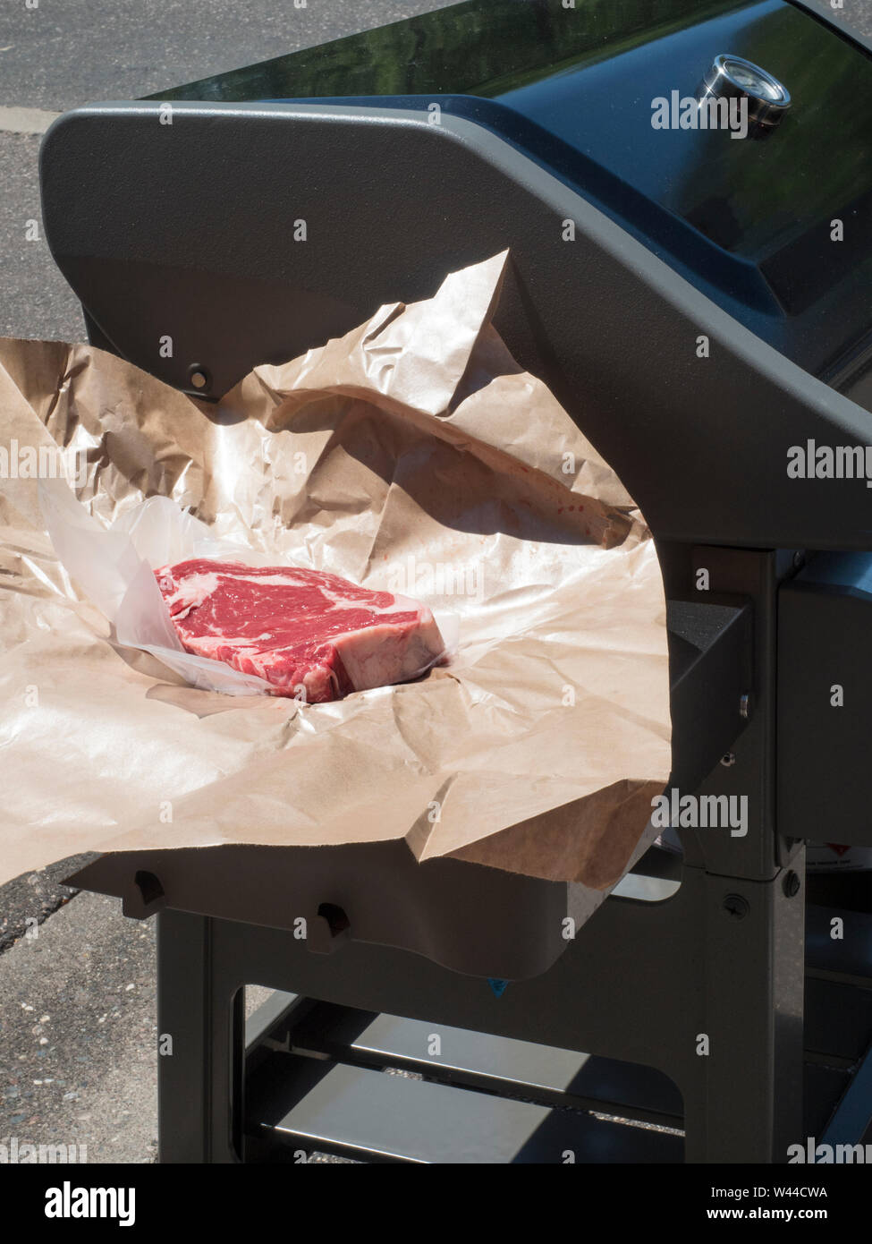 Outside beef hi-res stock photography and images - Alamy