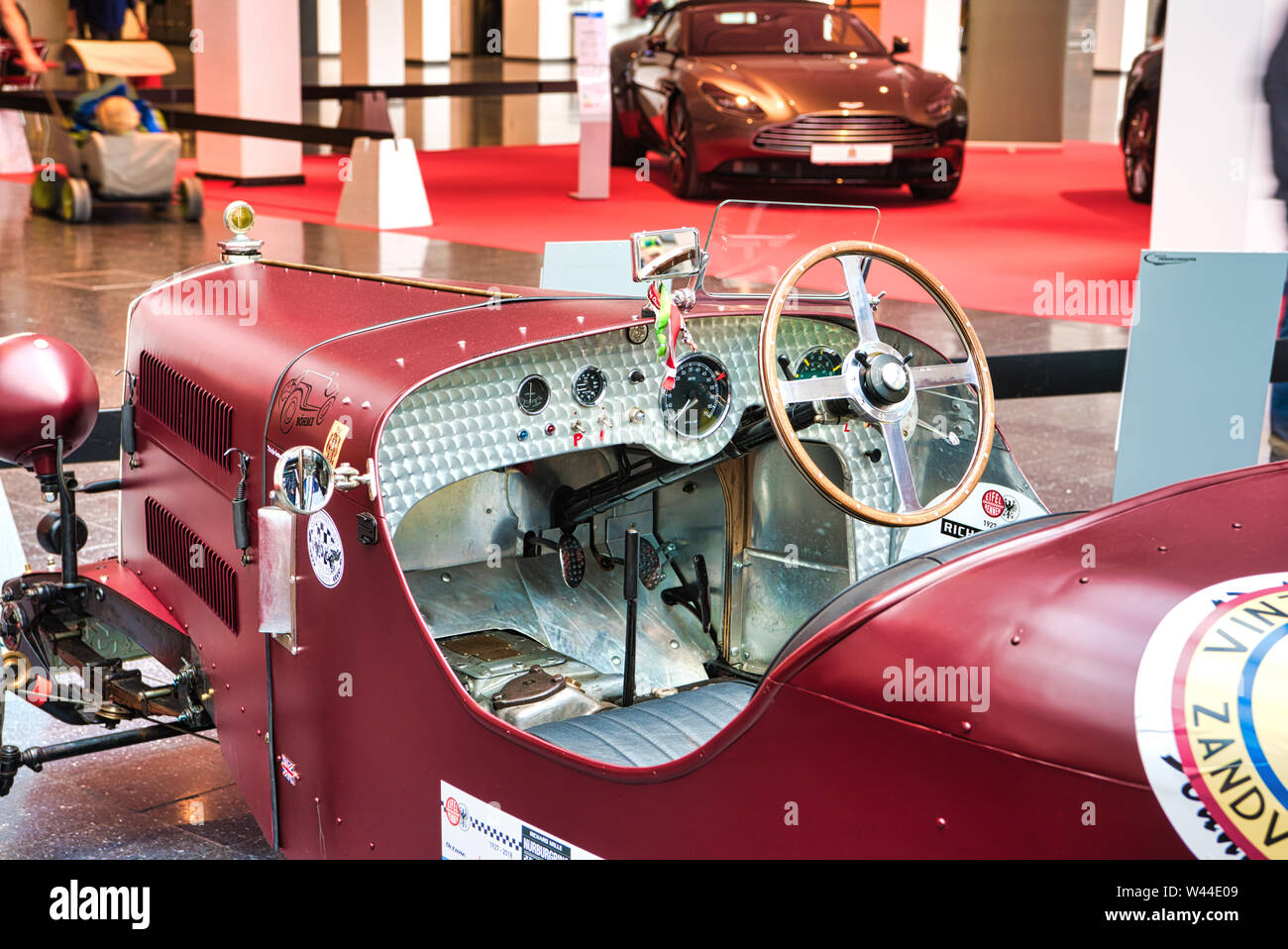 Steering wheel riley vintage car hi-res stock photography and images ...