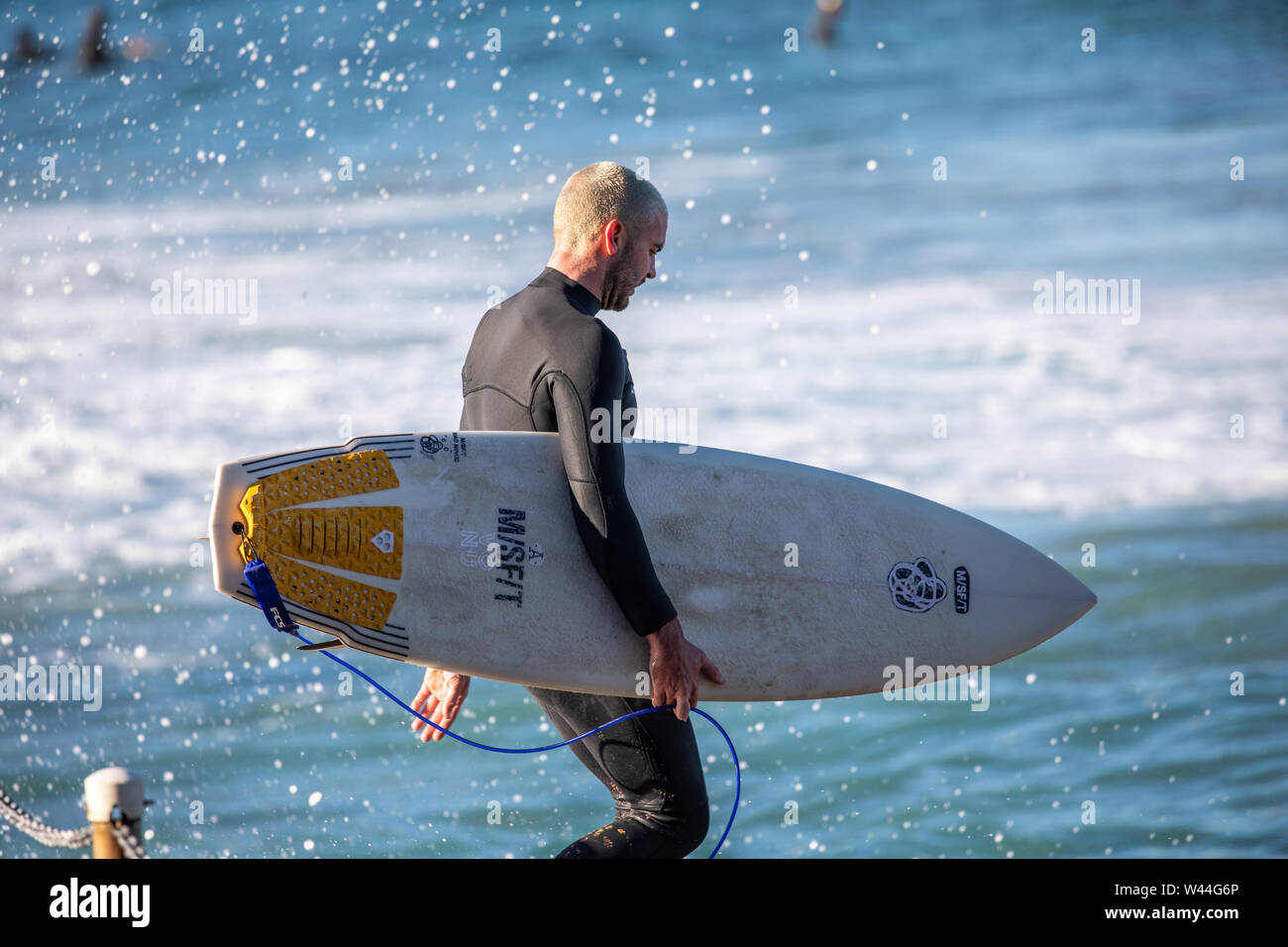 Surfer surfboard surfers male hi-res stock photography and images - Alamy