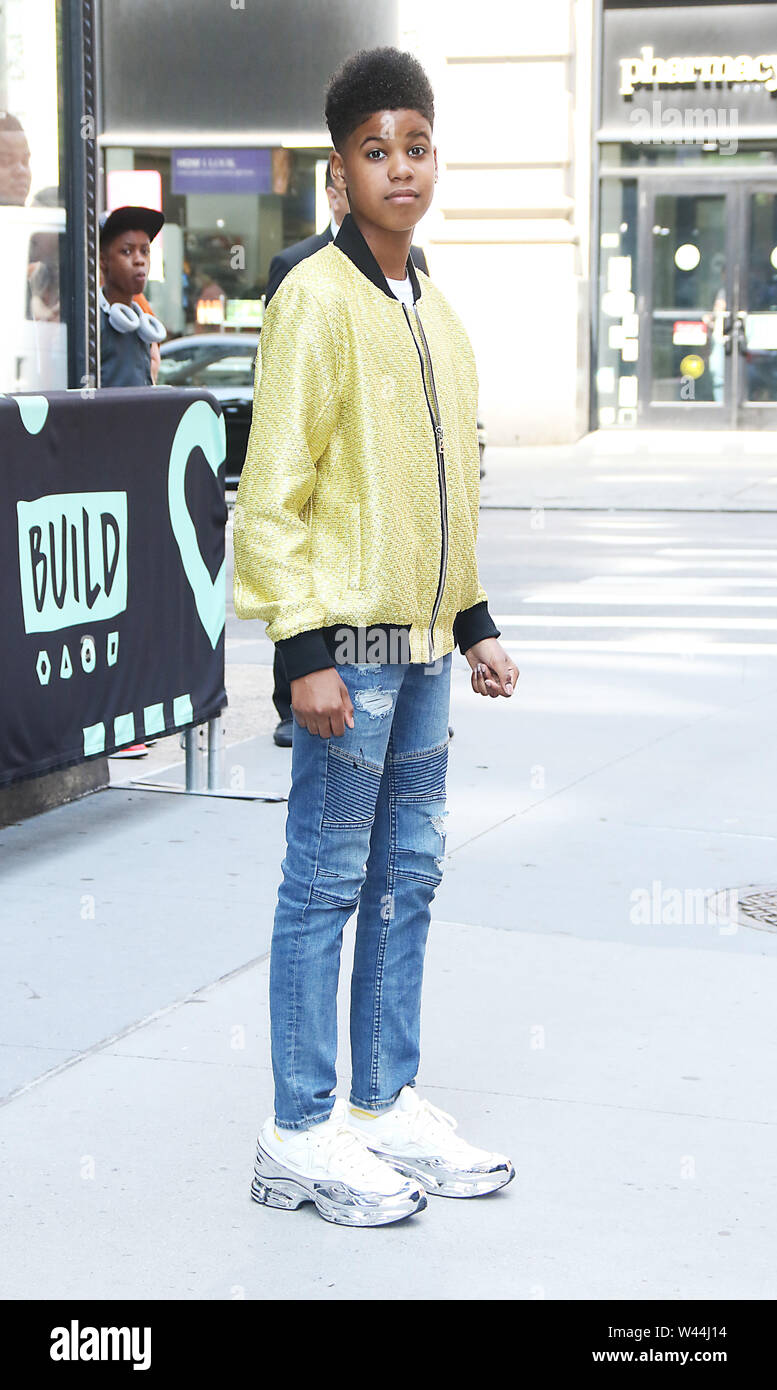 New disney series hi-res stock photography and images - Alamy