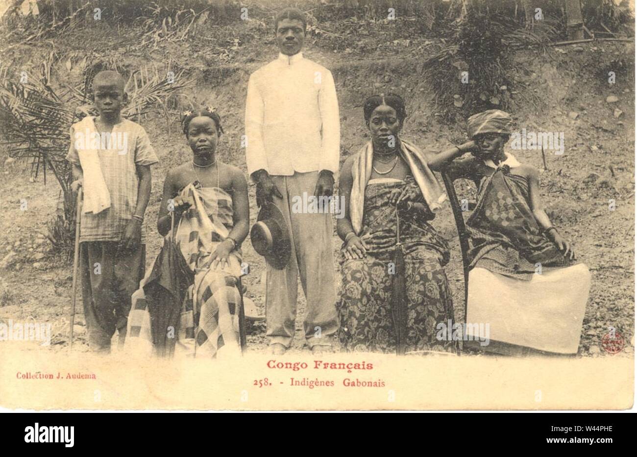 Colonial Gabon natives postcard 1905 Stock Photo - Alamy