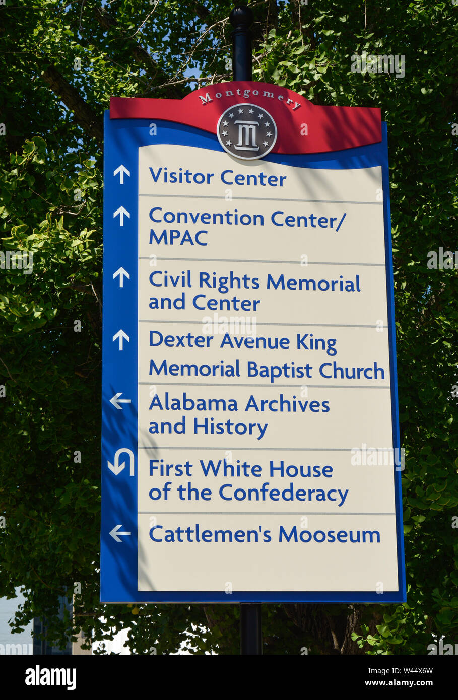 Signpost to visitor attractions hi-res stock photography and images - Alamy