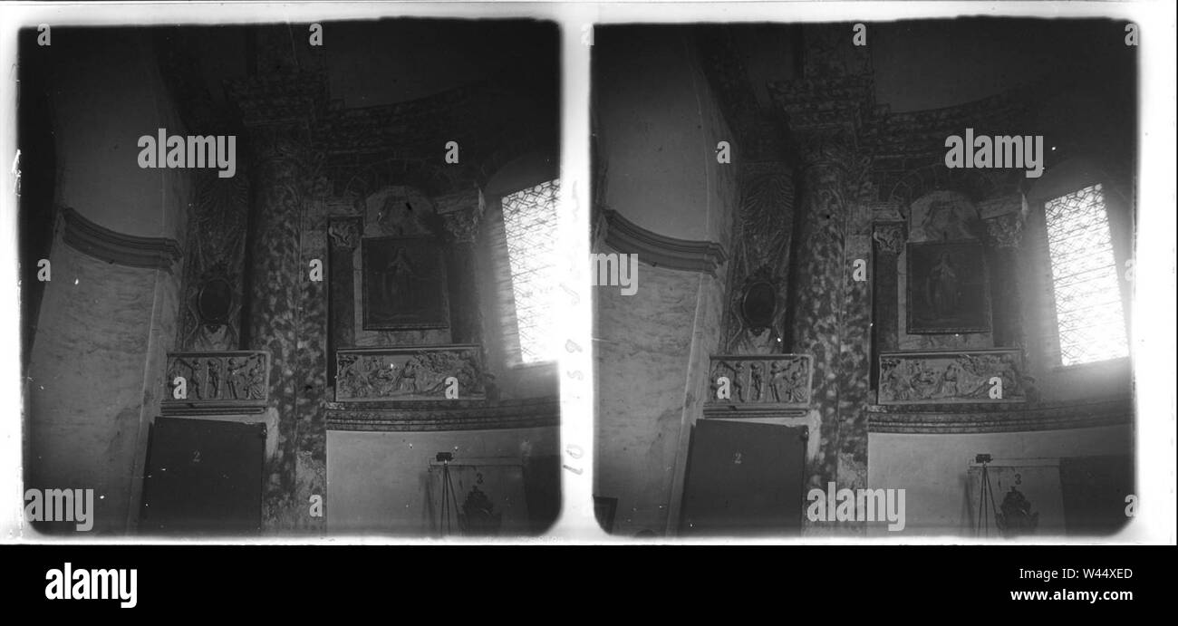 Columna i arc a l ' interior de l ' absis de la catedral de Solsona ...