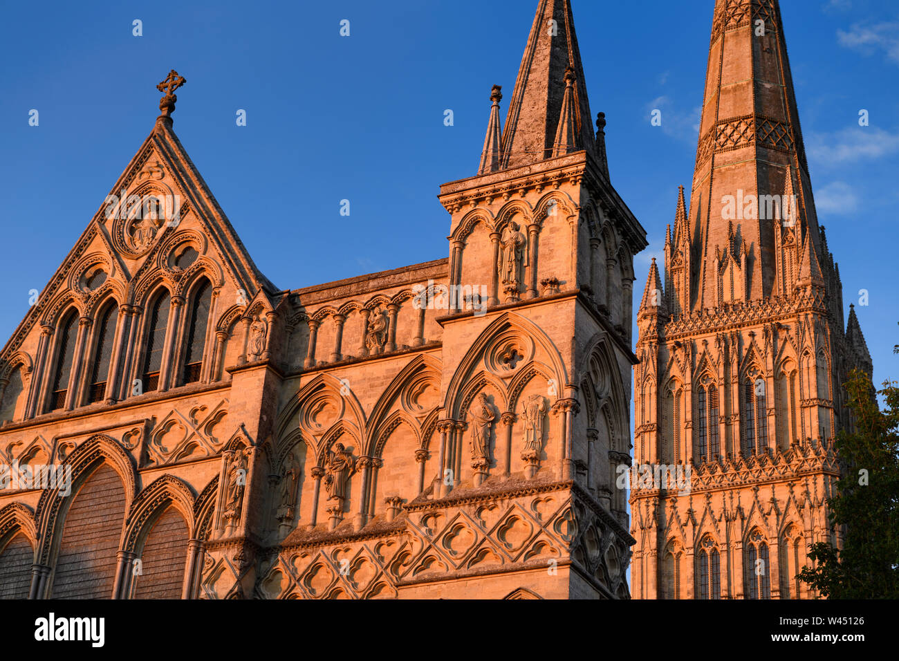 Medieval english gothic architecture hi-res stock photography and ...