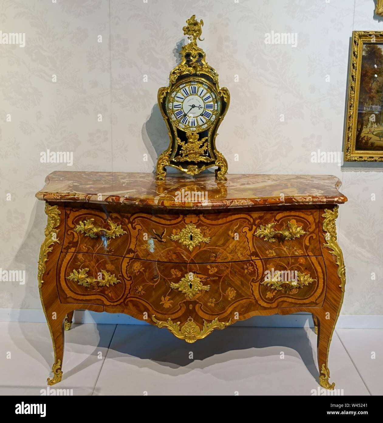 1700s clock hi-res stock photography and images - Alamy