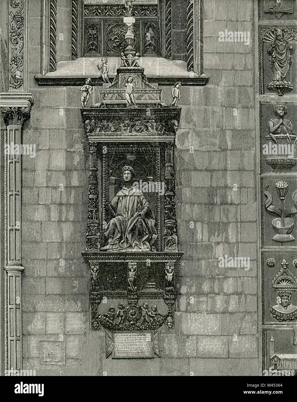 Como Plinio Nepote sulla facciata del Duomo Stock Photo - Alamy