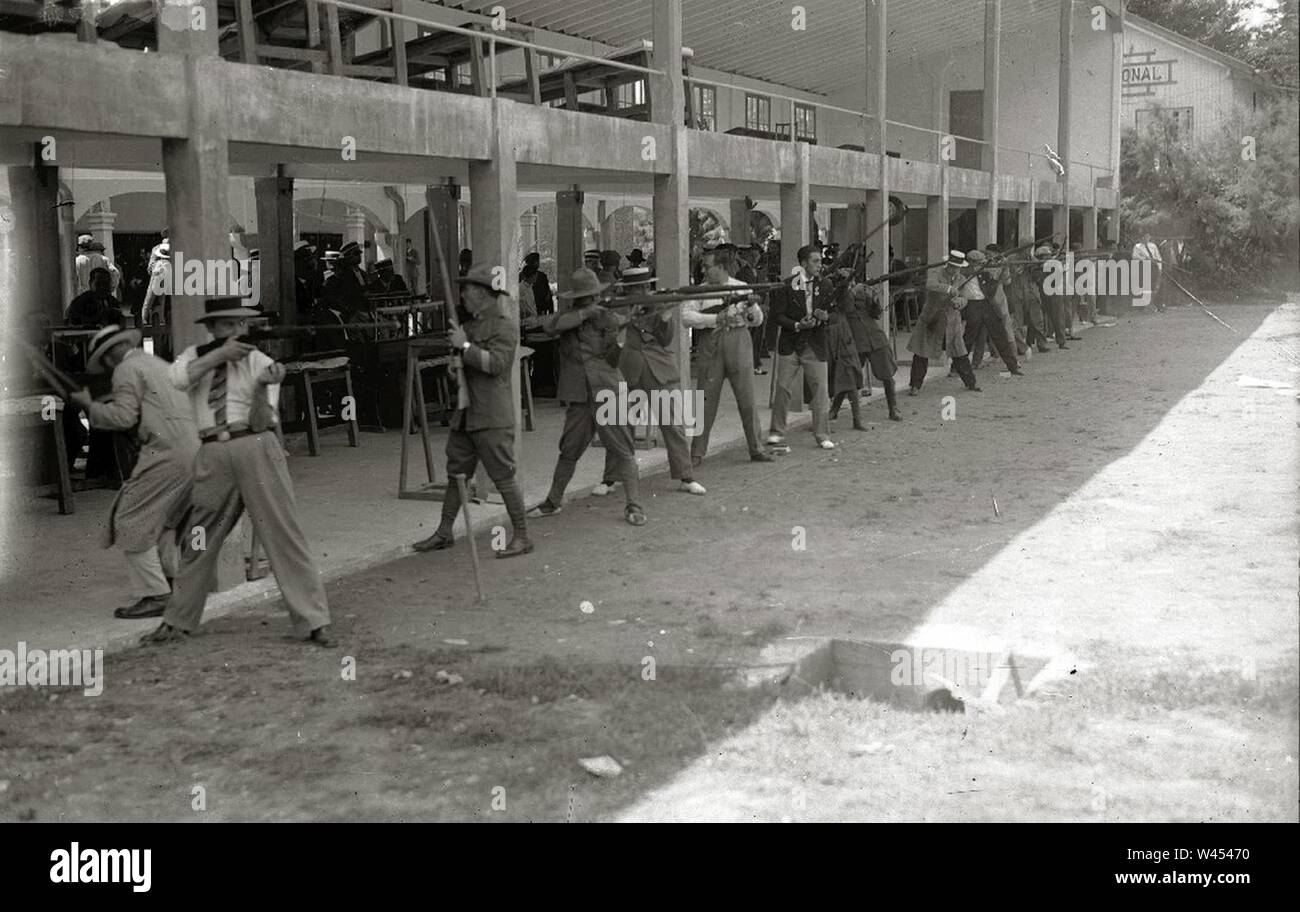 Competición de tiro al blanco en el Campo de Tiro Nacional (2 de 4 ...