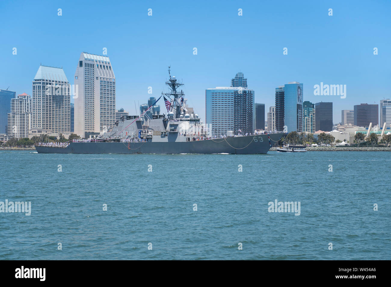 Guided missile destroyer uss stethem ddg 63 hi-res stock photography ...