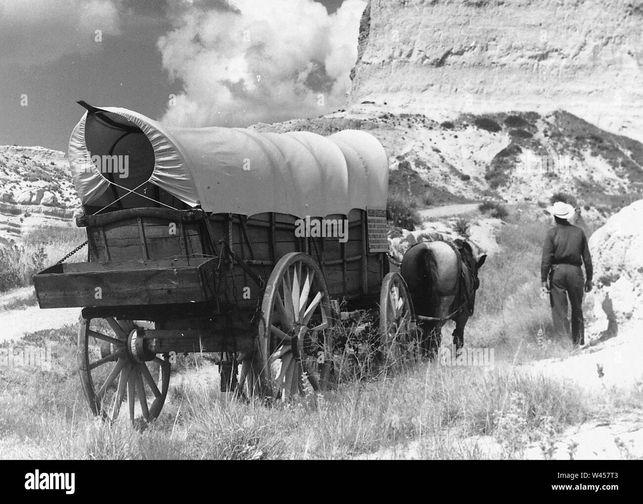 Conestoga wagon hi-res stock photography and images - Alamy