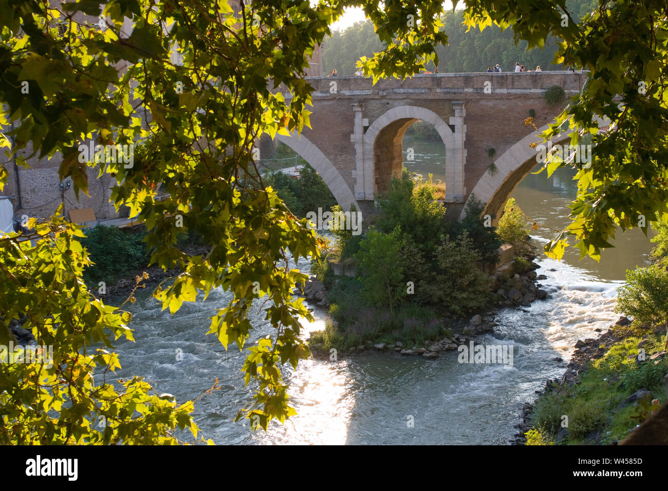 pedestrian bridge over the Tiber in Rome Stock Photo - Alamy