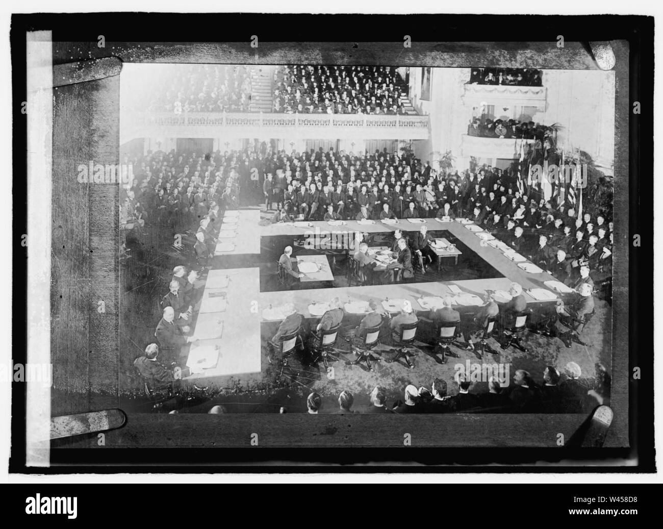 Historical photo session Black and White Stock Photos & Images - Alamy