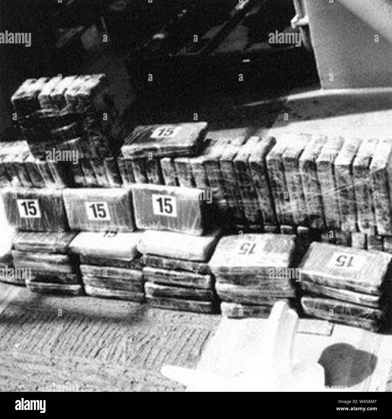 Confiscated drugs aboard USS Sides (FFG-14) in 1996 Stock Photo - Alamy