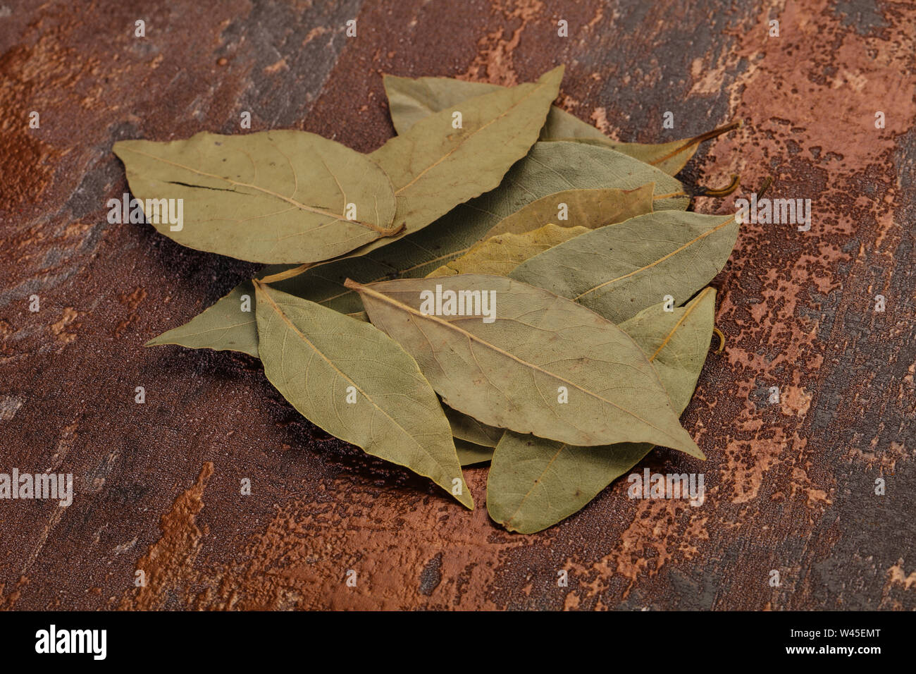 Dry laurel leaves - ready for cooking Stock Photo - Alamy