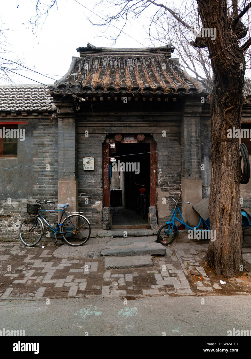 Beijing Hutong Hutongs Door High Resolution Stock Photography and ...