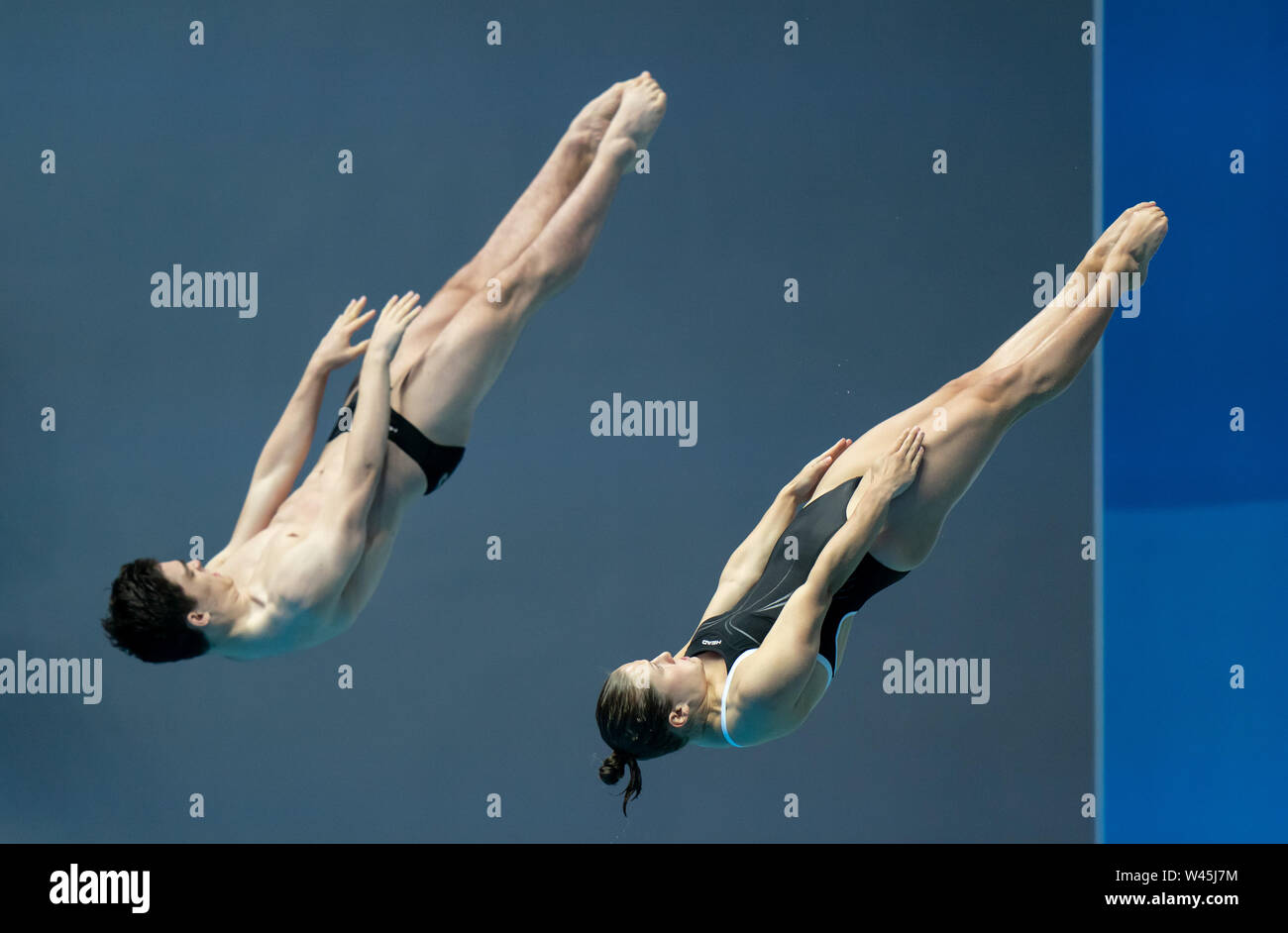 Synchronized swimming korea hi-res stock photography and images - Alamy