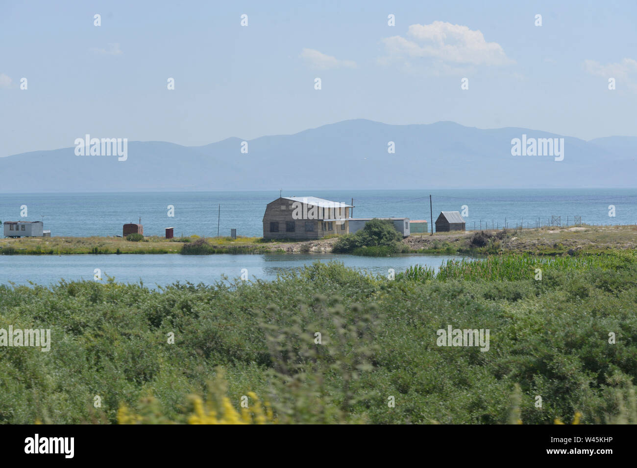 Plastic pollution in lakes hi-res stock photography and images - Alamy