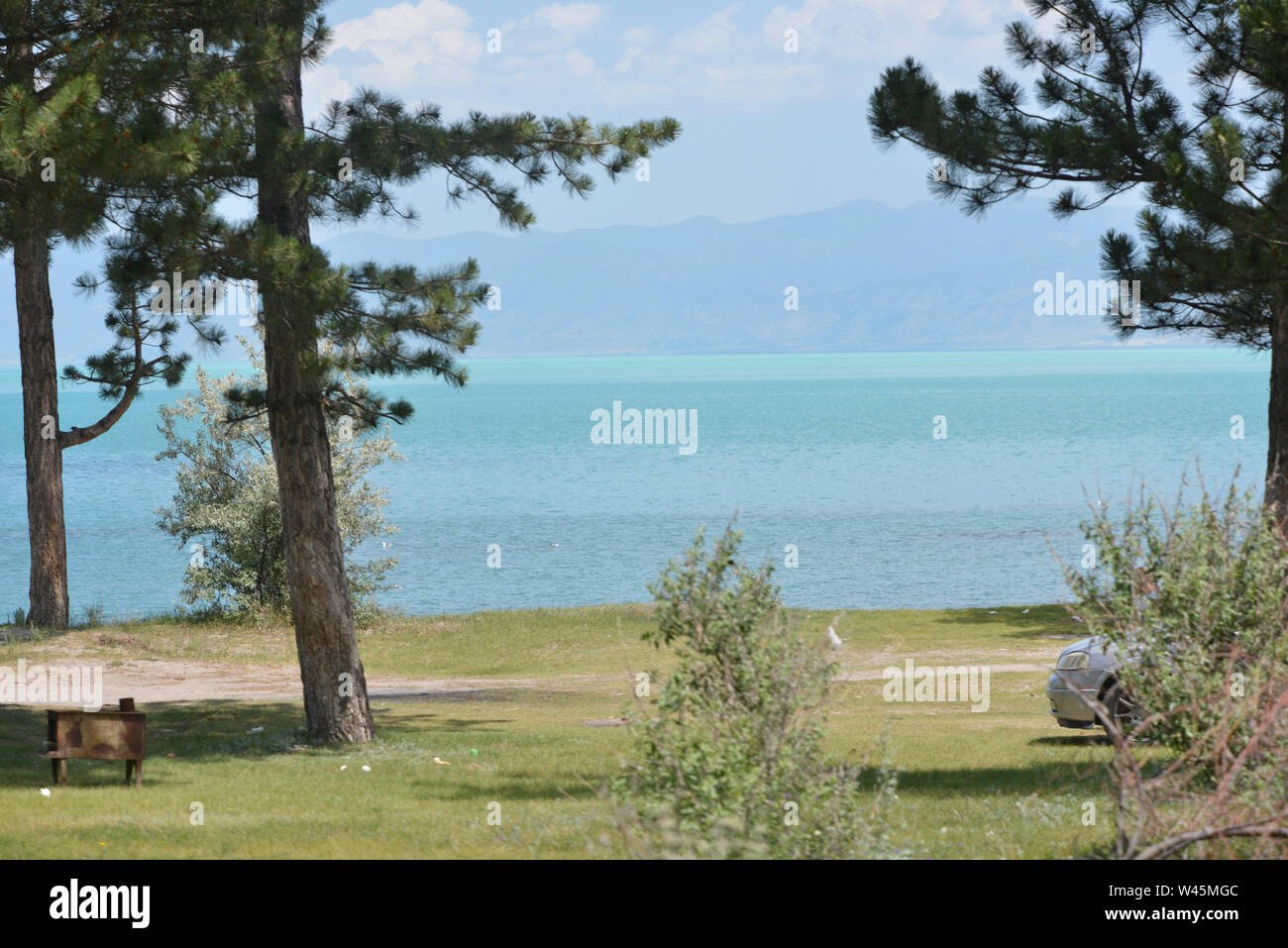 Plastic pollution in lakes hi-res stock photography and images - Alamy