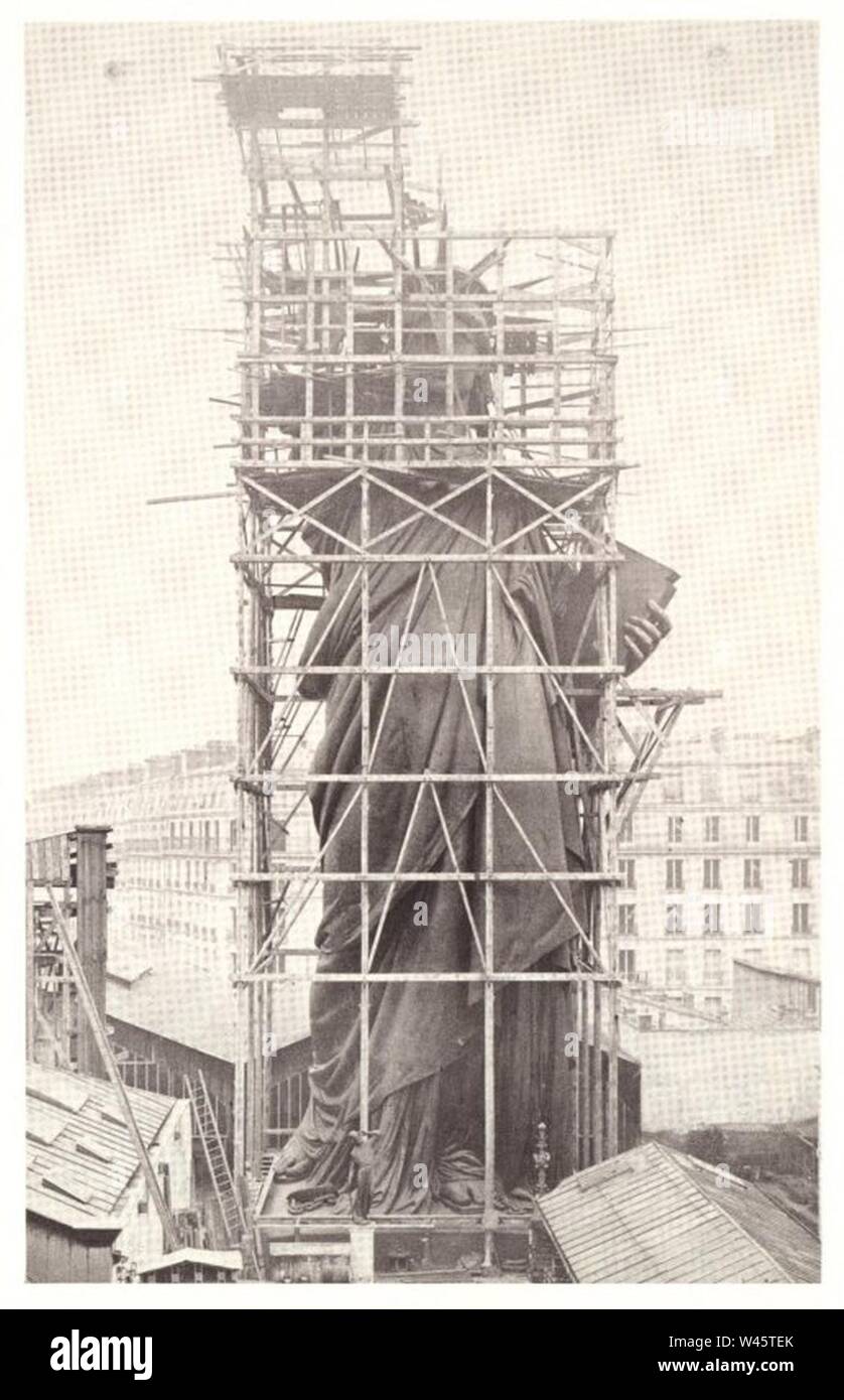Construction of statue of liberty hi-res stock photography and images ...