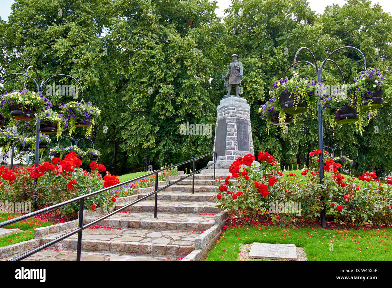 FORRES MORAY SCOTLAND THE WAR MEMORIAL AND STATUE ST CATHERINES ROAD ...