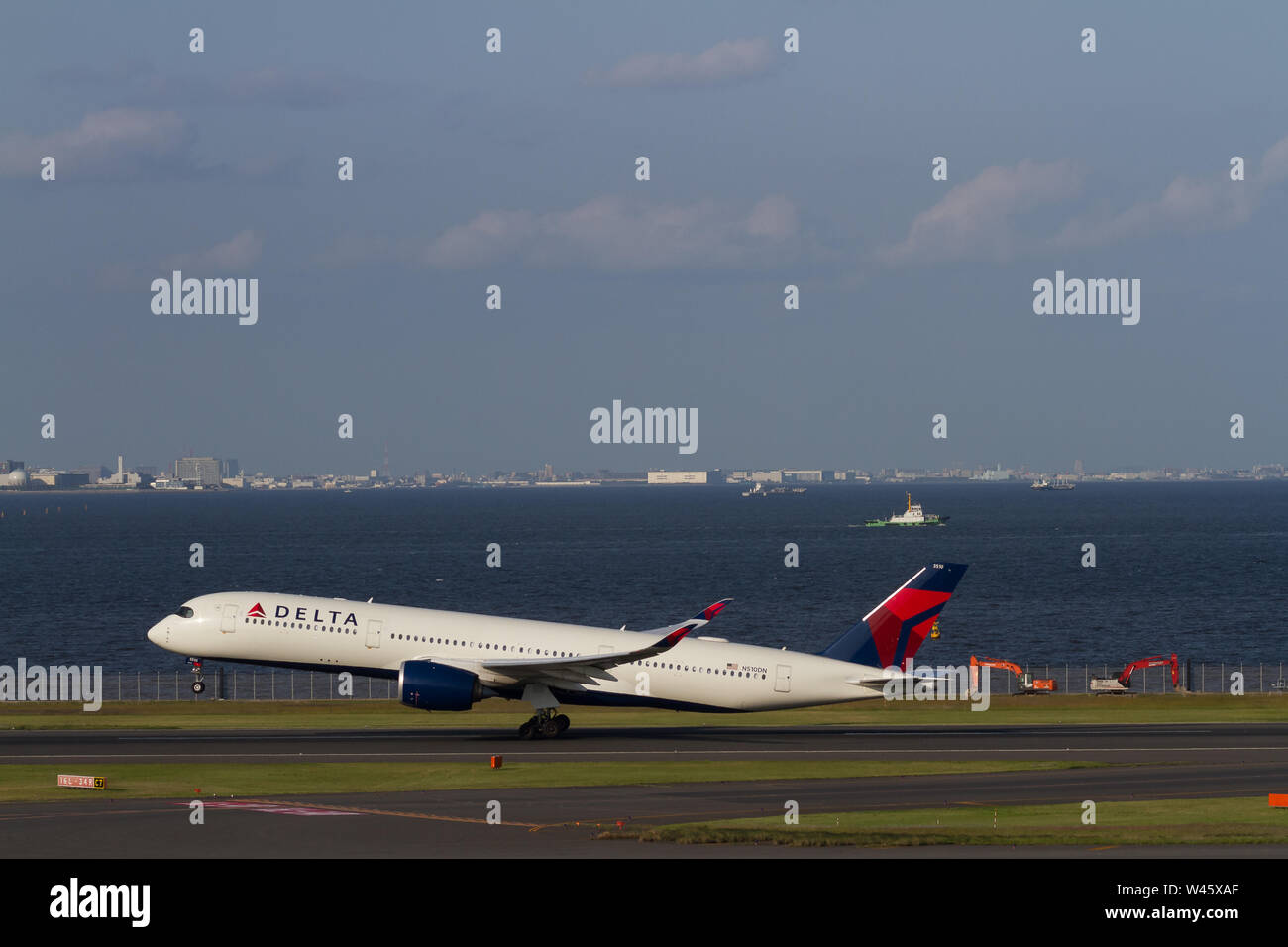 An Airbus A350-941 owned by Delta Airlines takes off from Haneda ...