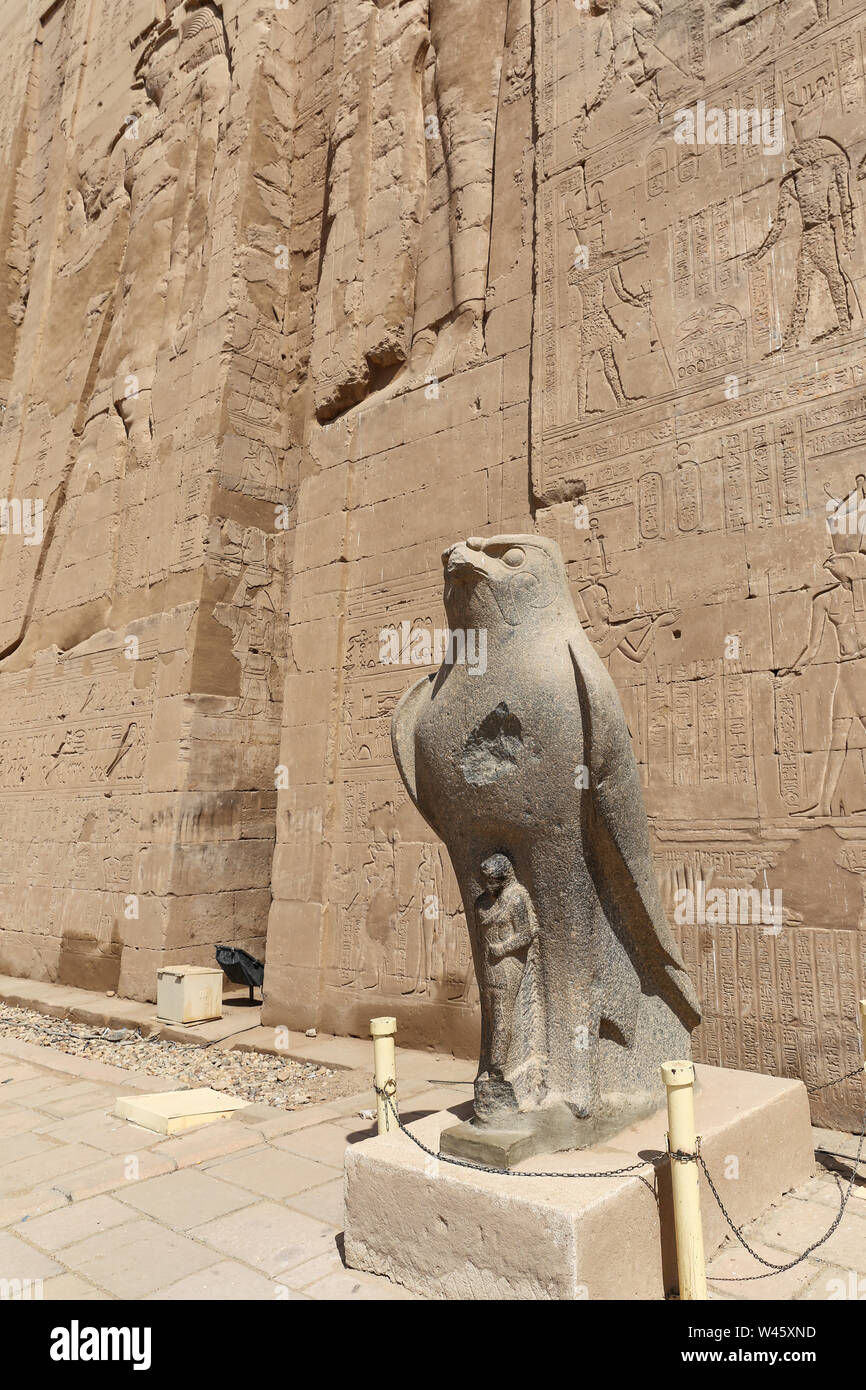 Horus Statue in Edfu Temple, Edfu Town, Egypt Stock Photo - Alamy