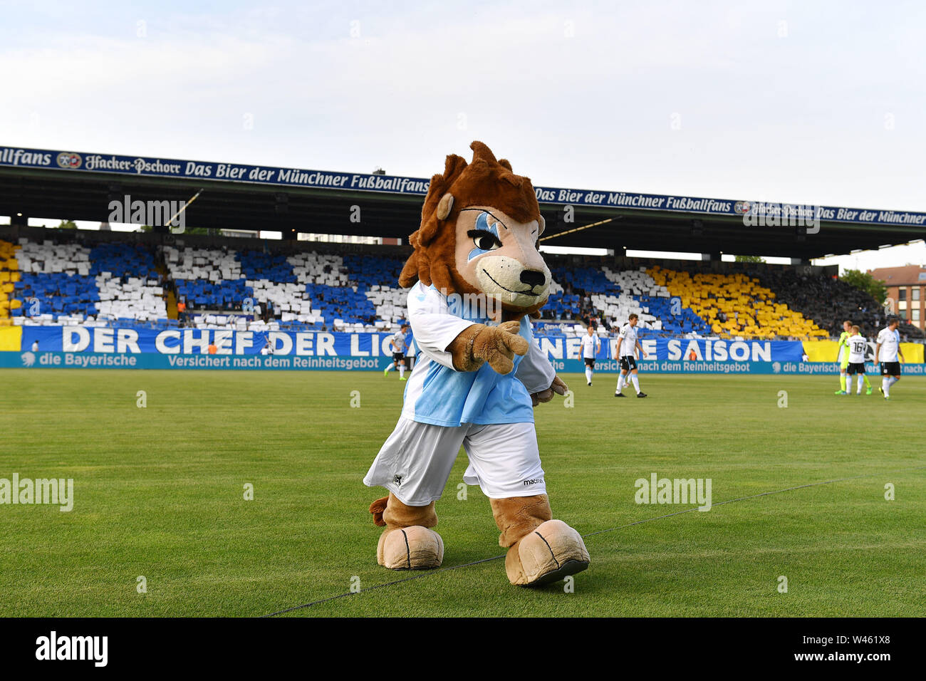 Munich, Deutschland. 19th July, 2019. Loewe mascot on the pitch, Loewe ...