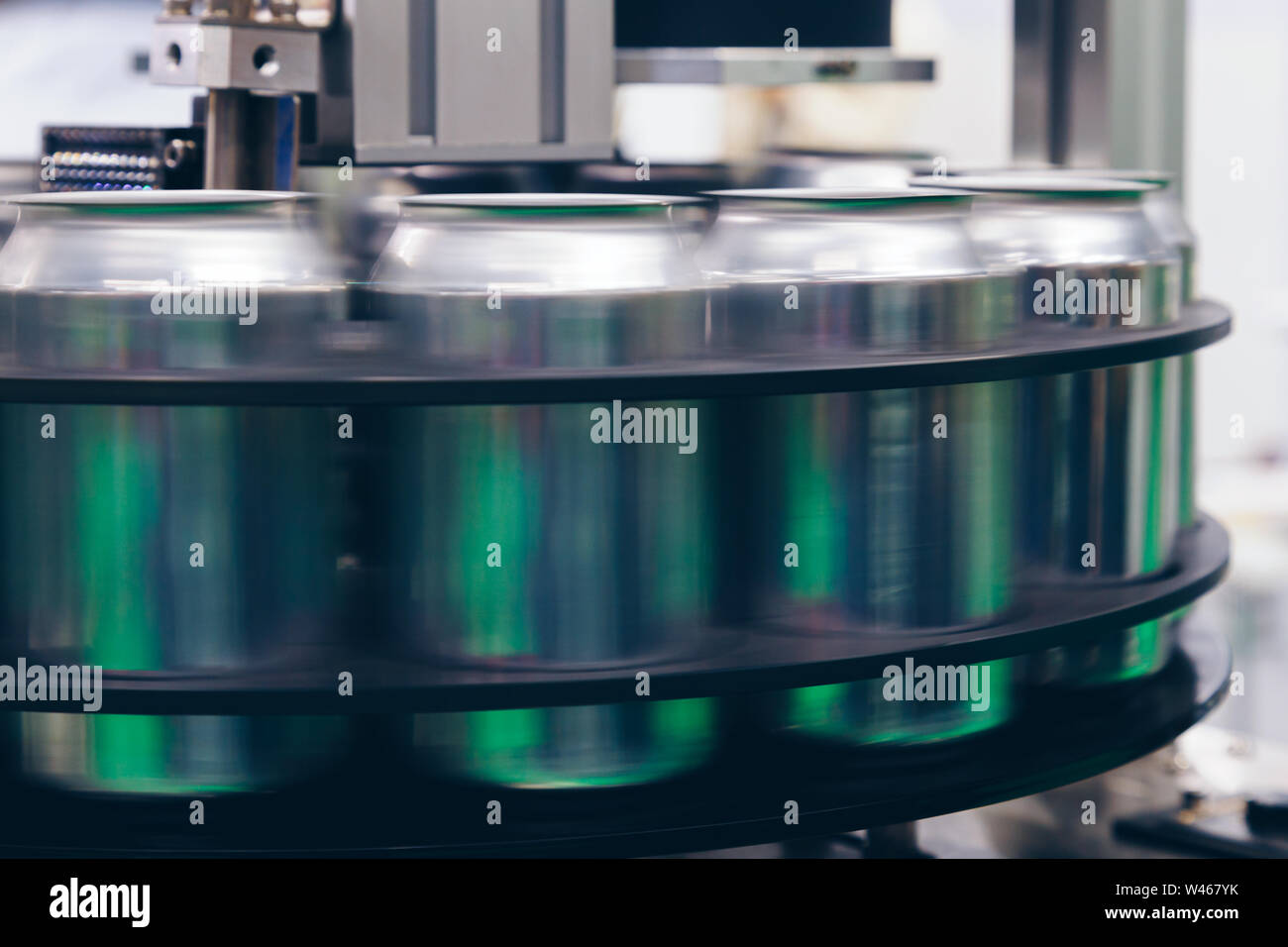 Empty new aluminum cans on hi-res stock photography and images - Alamy