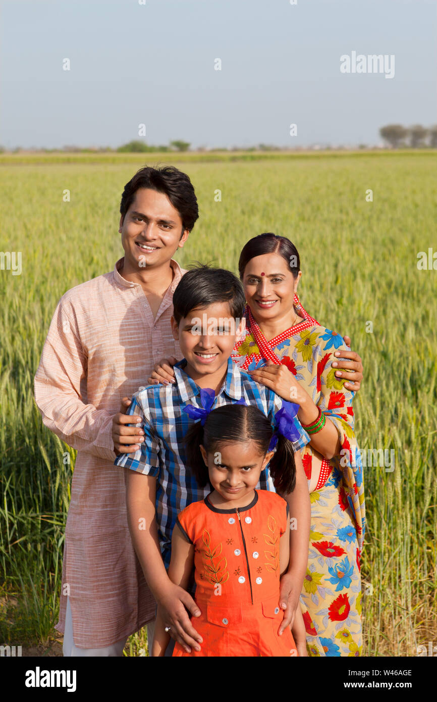 Family crop hi-res stock photography and images - Alamy