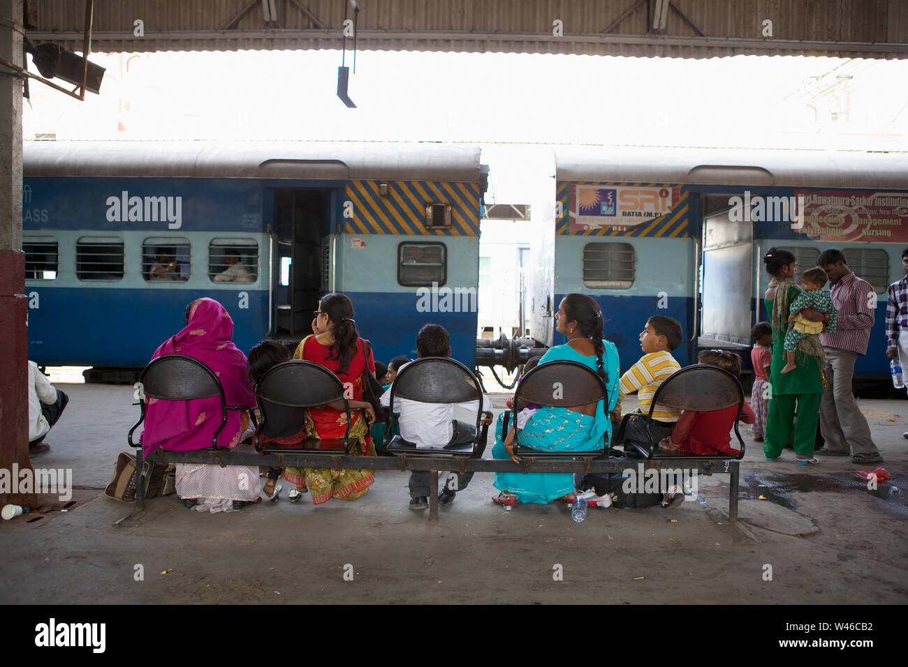 Indian railways station platforms view hi-res stock photography and ...