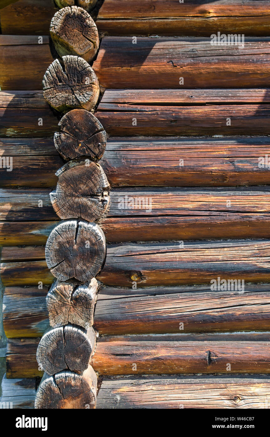 Cracked log hi-res stock photography and images - Alamy