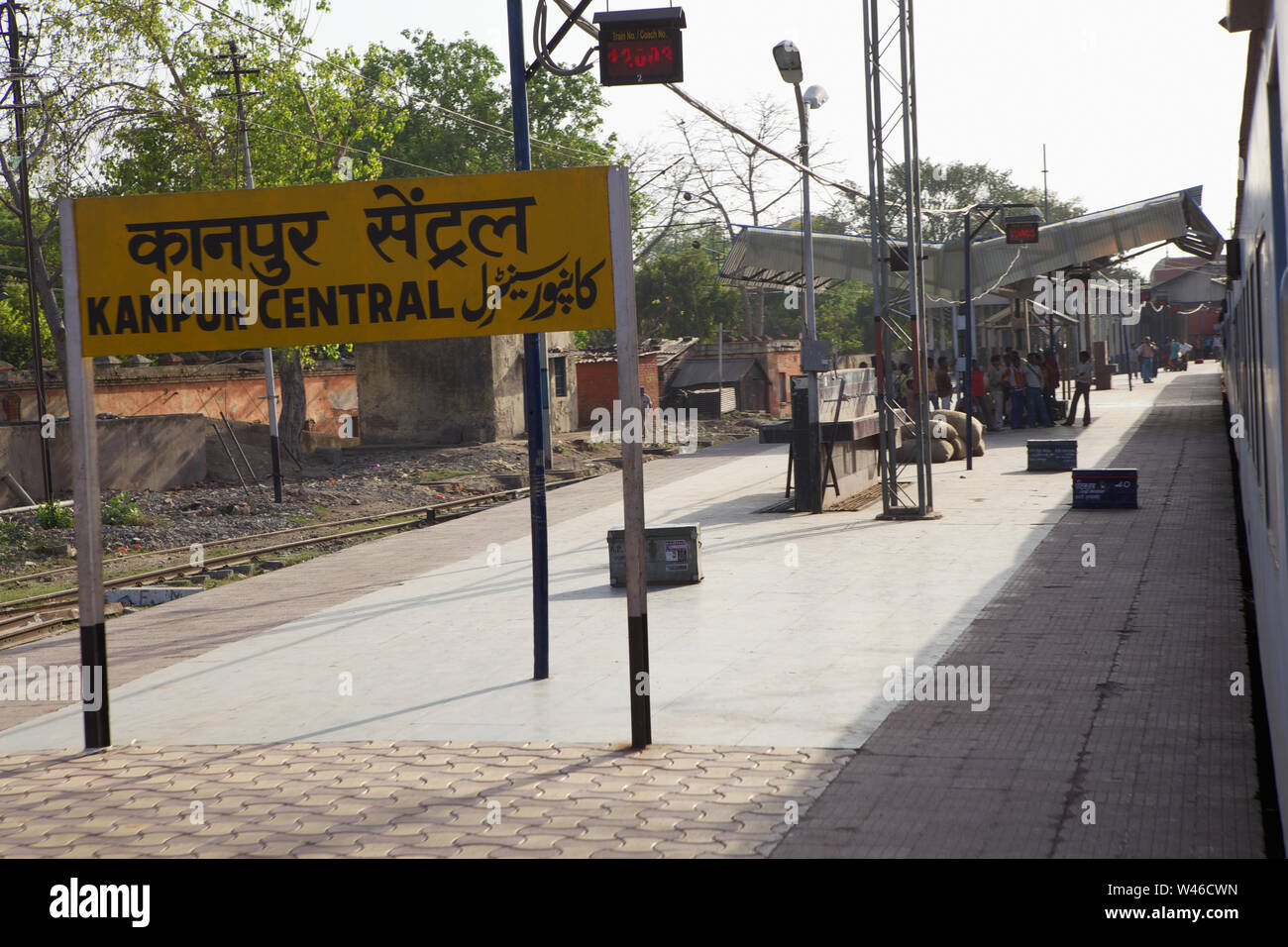 Kanpur railway station hi-res stock photography and images - Alamy