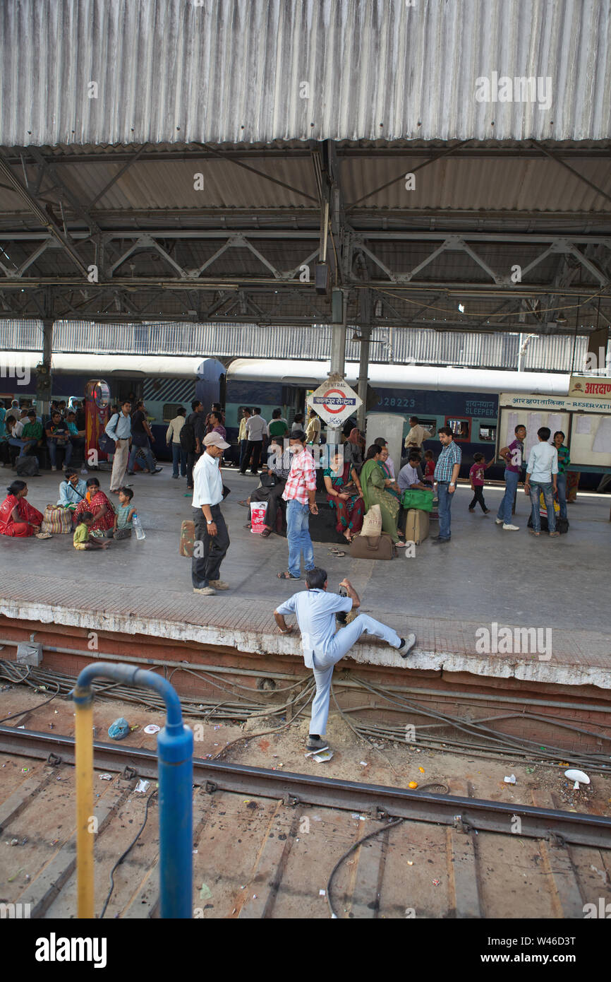Passengers at a platform, Kanpur Central, Kanpur, Uttar Pradesh, India ... Passengers at a platform, Kanpur Central, Kanpur, Uttar Pradesh, India ...