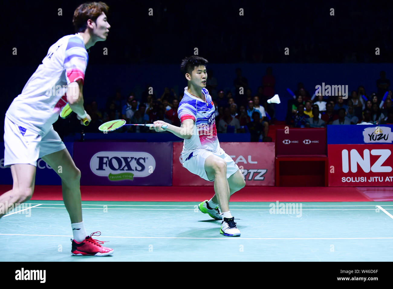 Jakarta, Indonesia. 20th July, 2019. Li Junhui/Liu Yuchen (R) compete ...