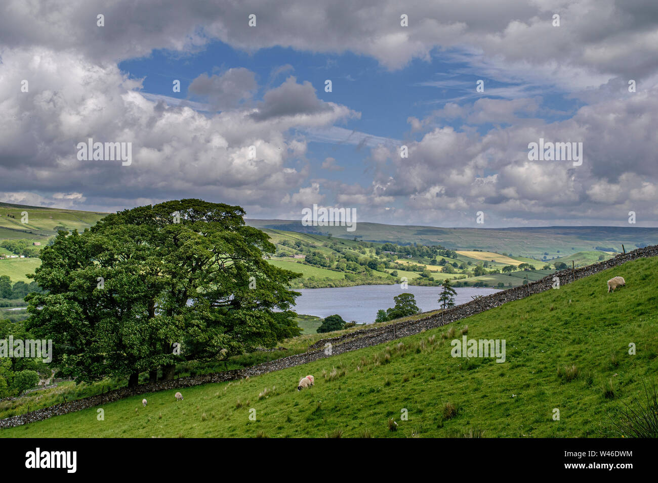 View over Semer Water from near Stalling Busk on Wainwright's Pennine ...