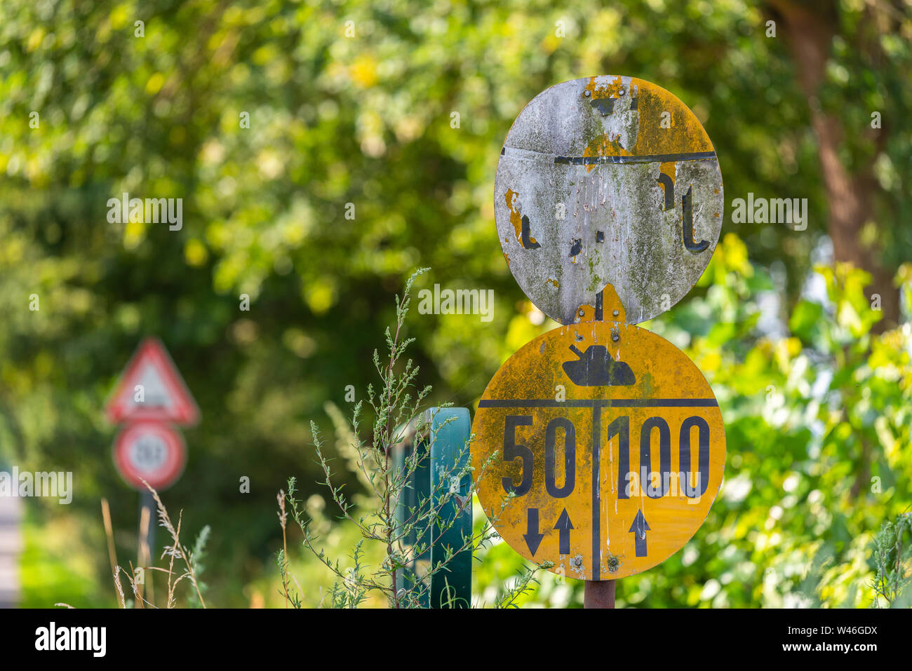 Abstract road bridge icon vector hi-res stock photography and images ...