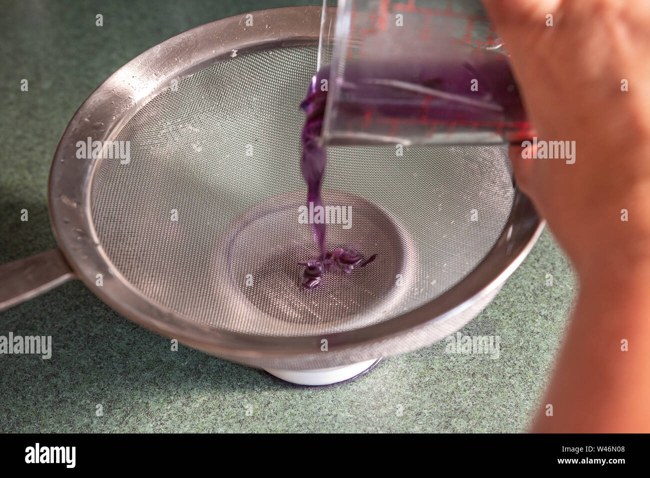 Liquid acid base indicator hi-res stock photography and images - Alamy