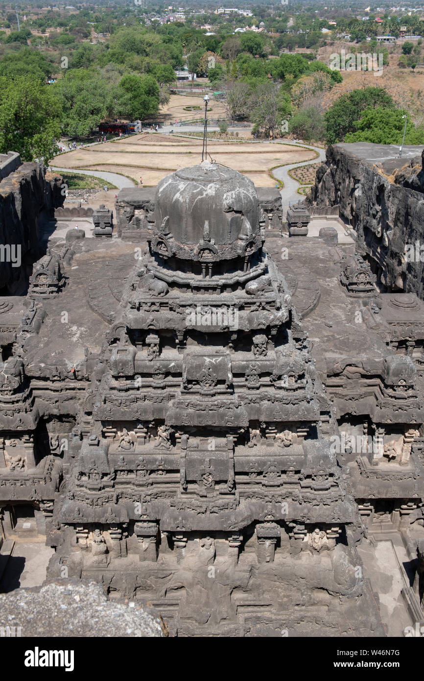 Ruins kailasa temple ellora caves hi-res stock photography and images ...