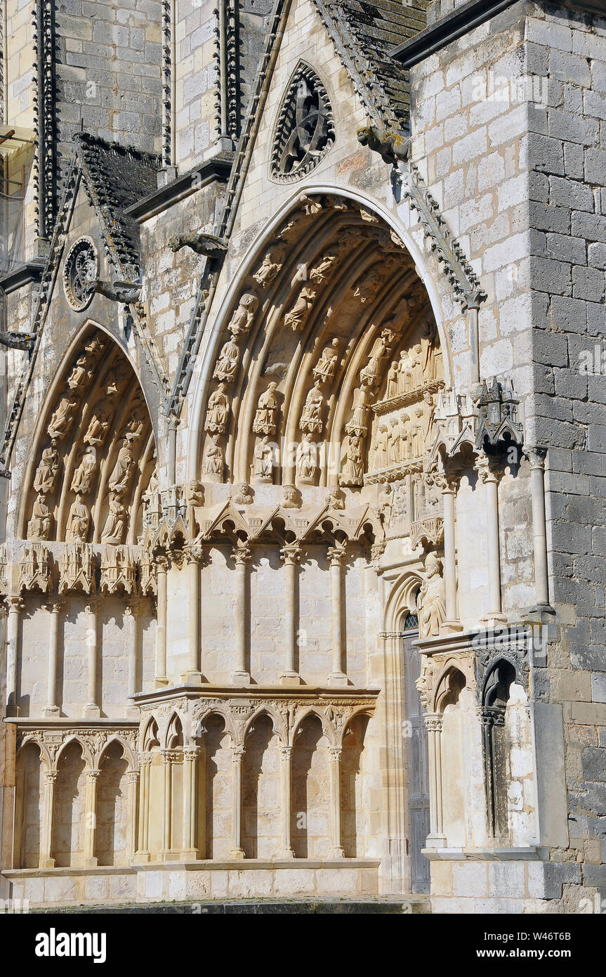Bourges Cathedral, Cathédrale Saint-Étienne de Bourges, Bourges, France ...