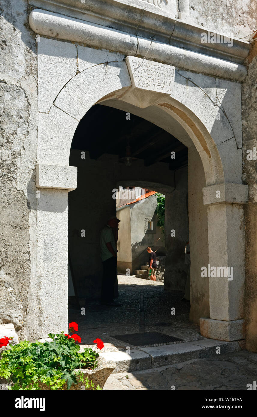 1374 hilltop village hi-res stock photography and images - Alamy