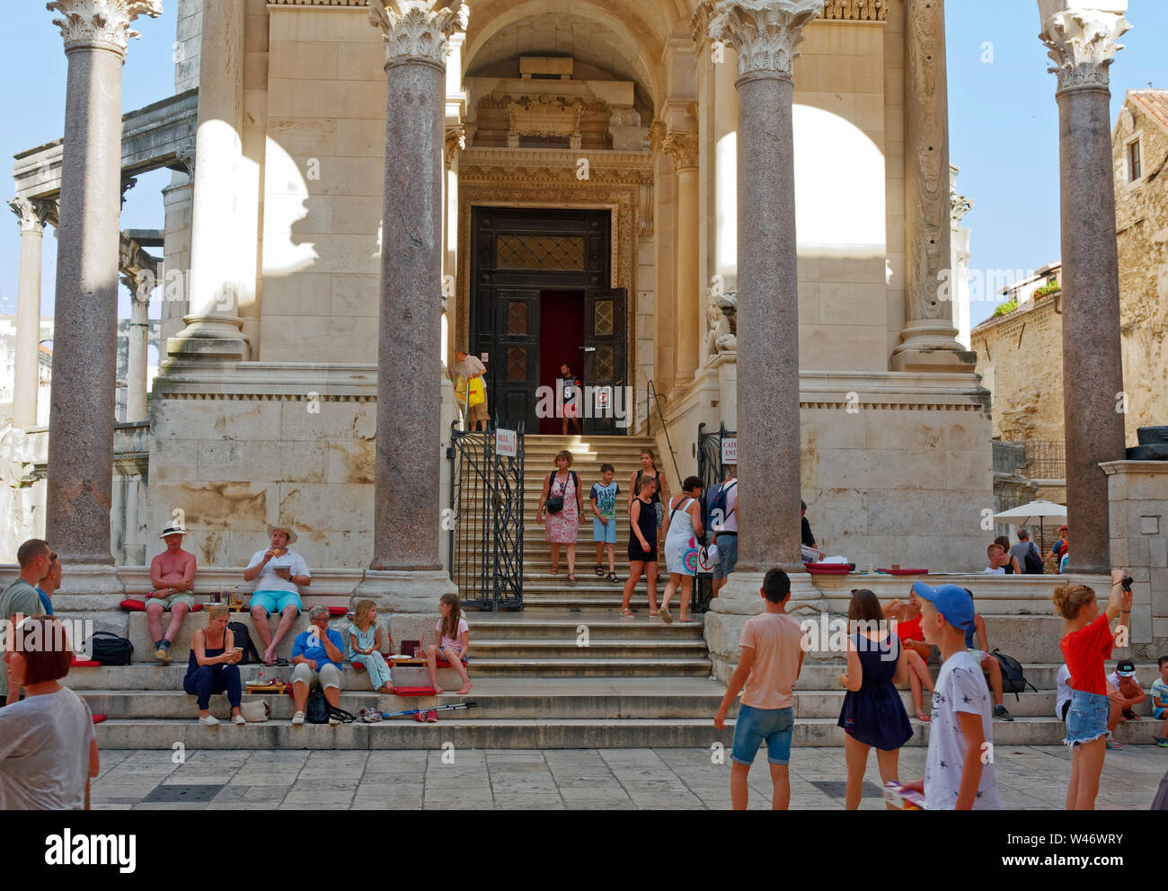 St dominus cathedral main entrance hi-res stock photography and images ...