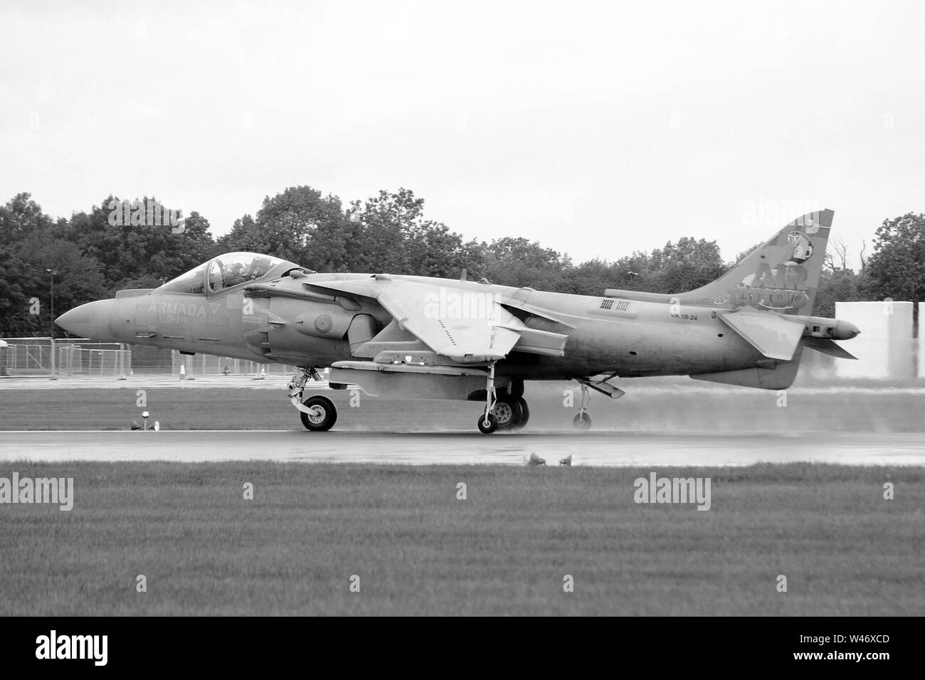 Harrier jump jet fighter Black and White Stock Photos & Images - Alamy