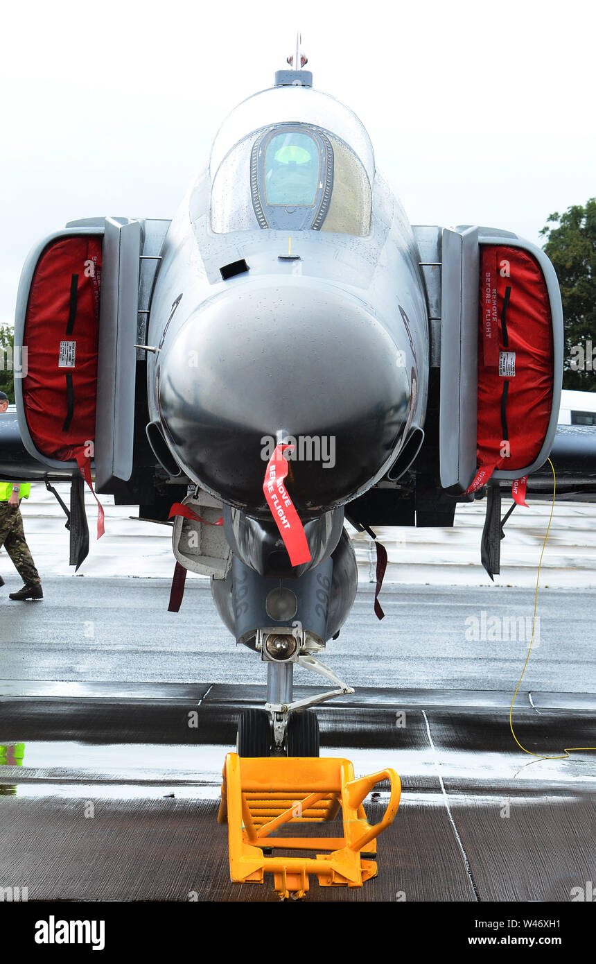 F4 phantom fighter aircraft hi-res stock photography and images - Alamy